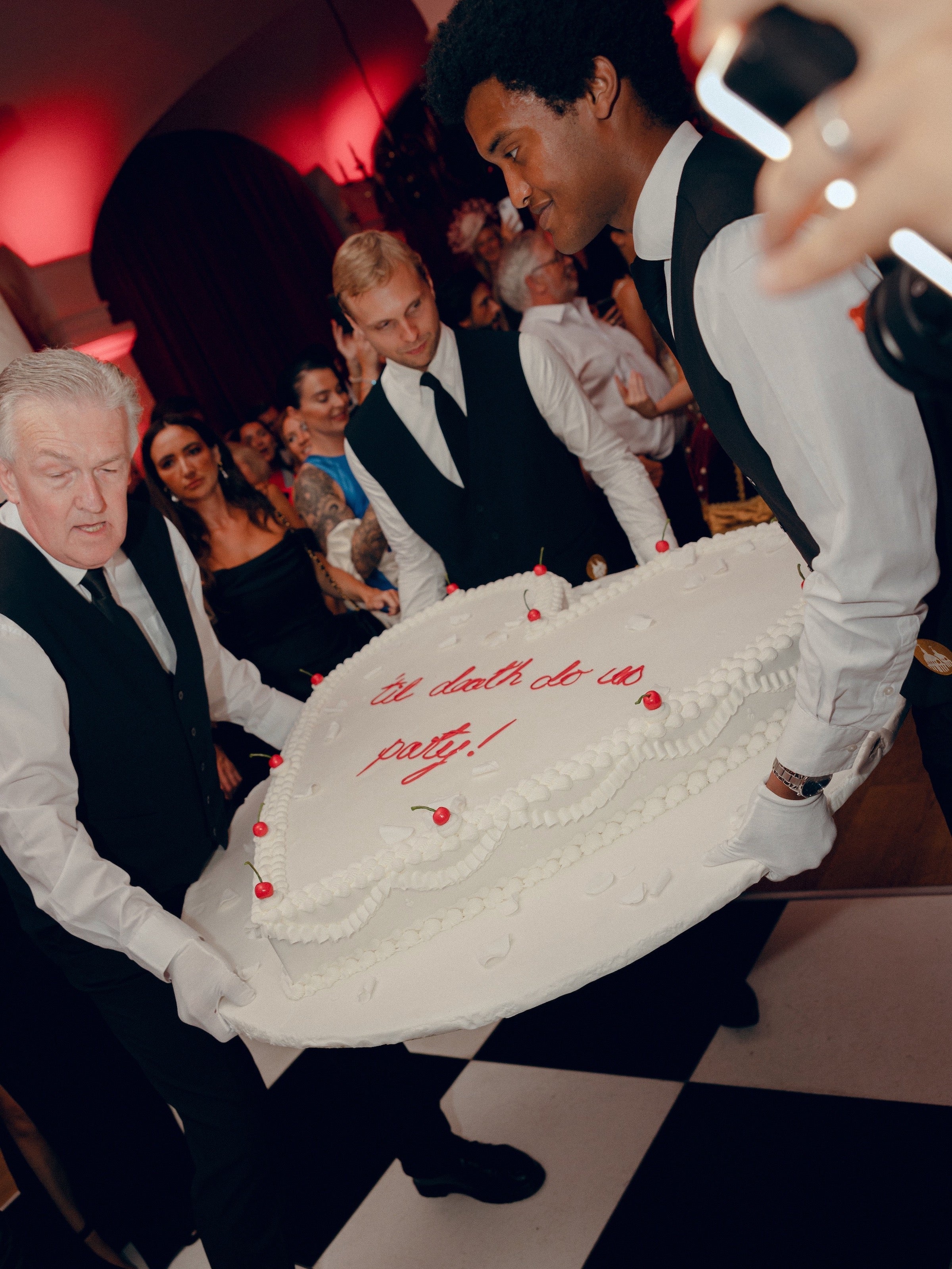 Giant Heart Cake – Hall Of Cakes