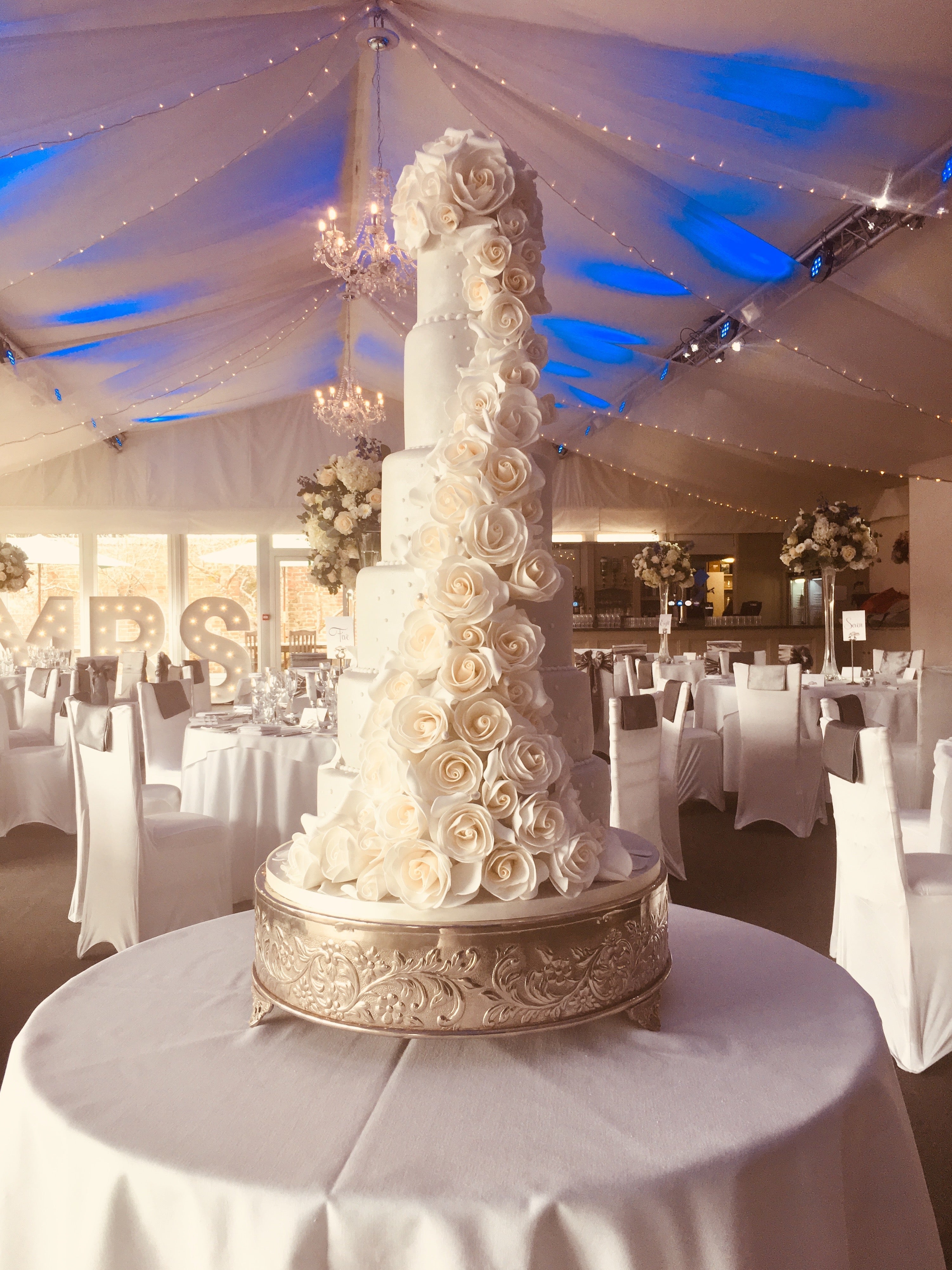 Luxury Wedding Cakes Essex – Hall Of Cakes
