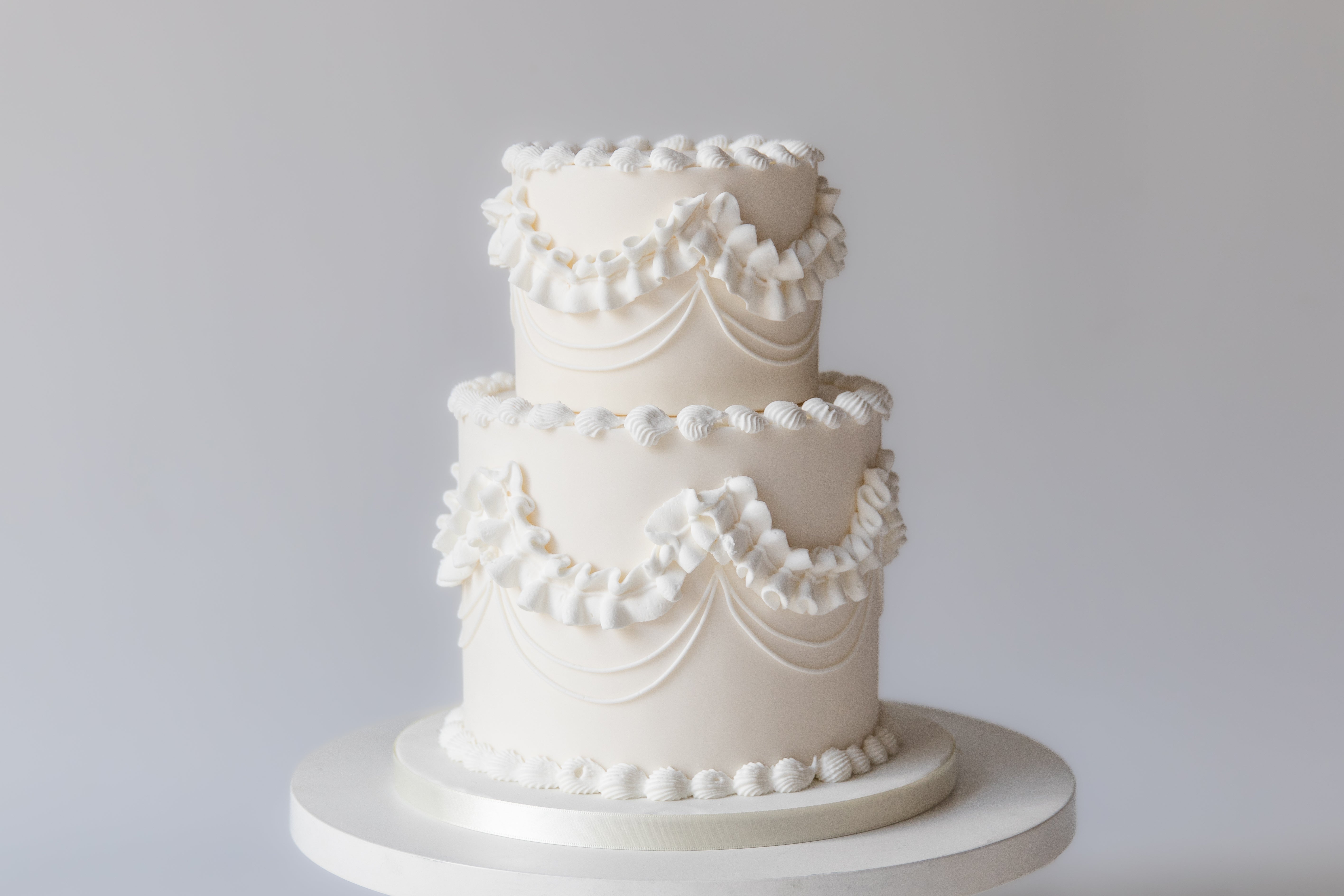 How to choose a simple wedding cake for 50 guests – Hall Of Cakes